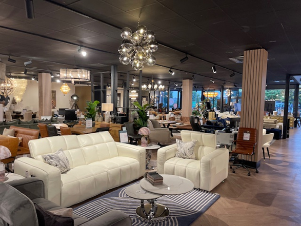 Bristol Showroom Opening Times - Lee Longlands