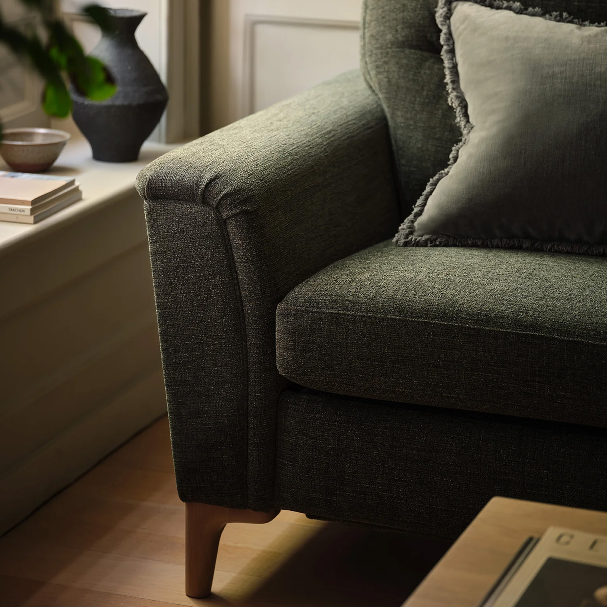 Ercol Sandford Motion Lounger Chair – Electric Reclining Comfort | Lee ...