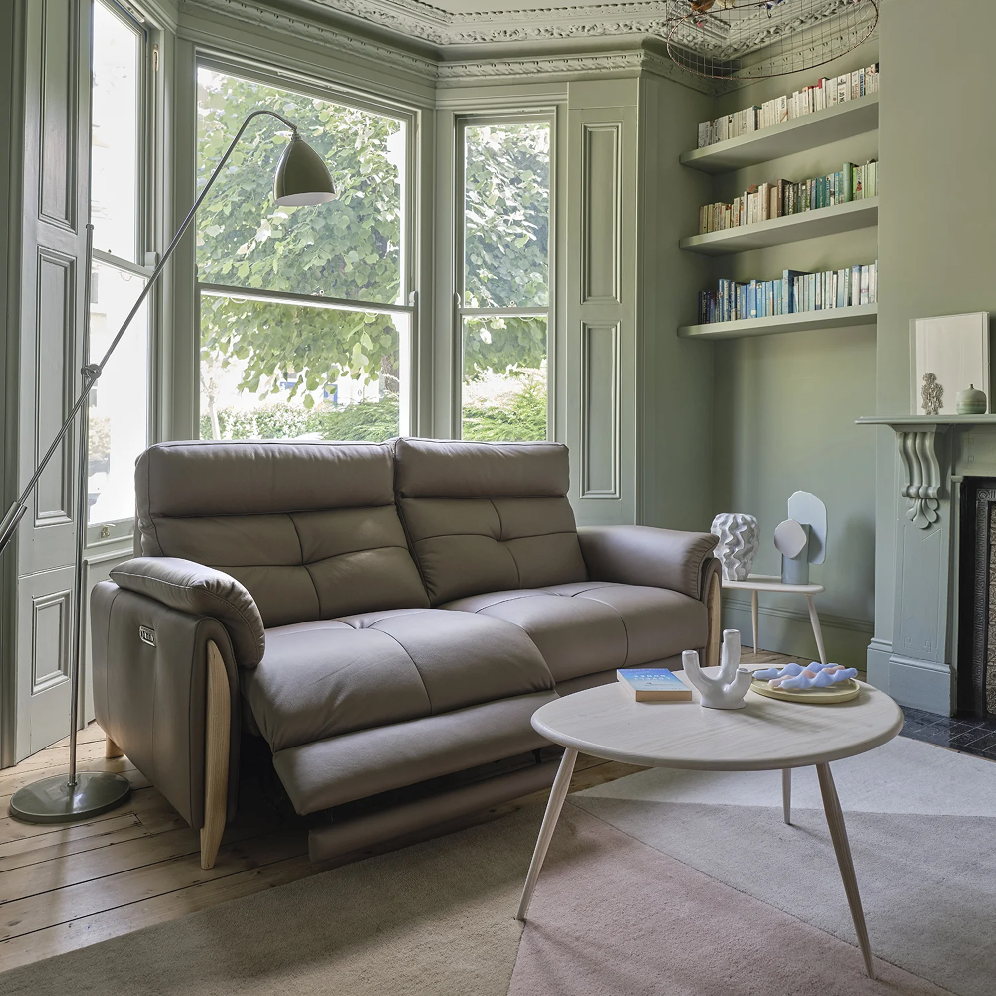 Ercol Mondello Large Recliner Sofa | Powered Reclining Comfort | Lee ...