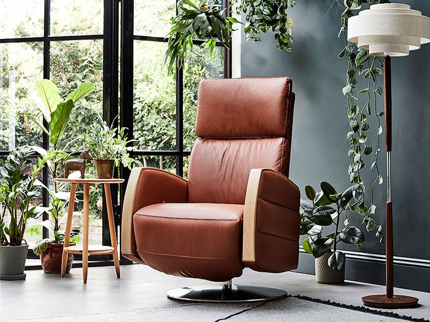 Ercol Noto Recliner Chair | Contemporary Oak & Leather Recliner | Lee ...