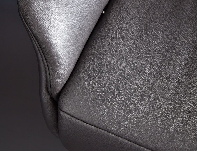 Himolla Azure Medium Manual Recliner Chair - Lee Longlands